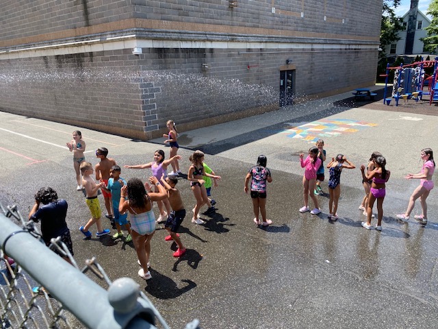 Tar Beach Days Kick-off by Grade 3 - Lincoln School