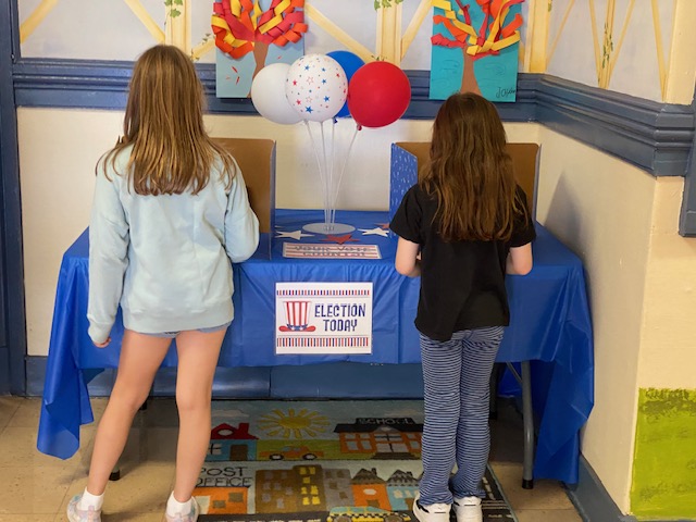 Second Graders Vote!! - Lincoln School